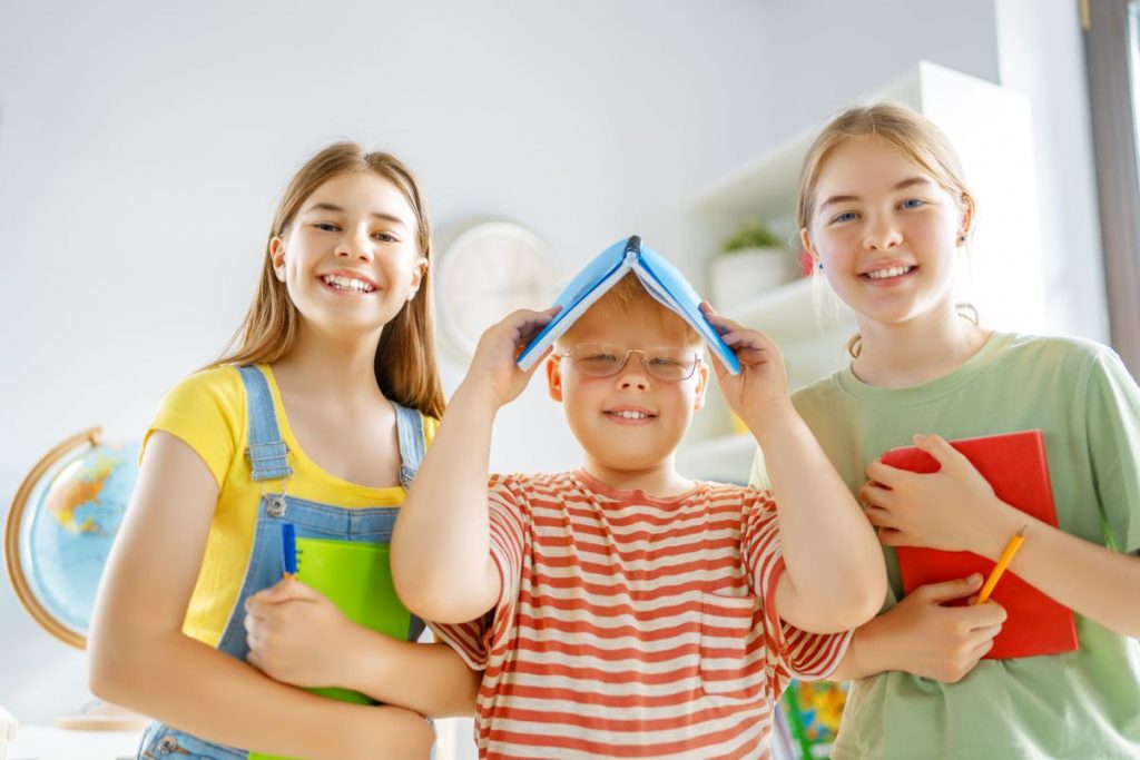 Bilinguismo: o que é + principais tipos + benefícios para crianças